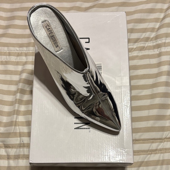 Cape Robbin | Shoes | Cape Robbin Metallic Silver Mules | Poshmark